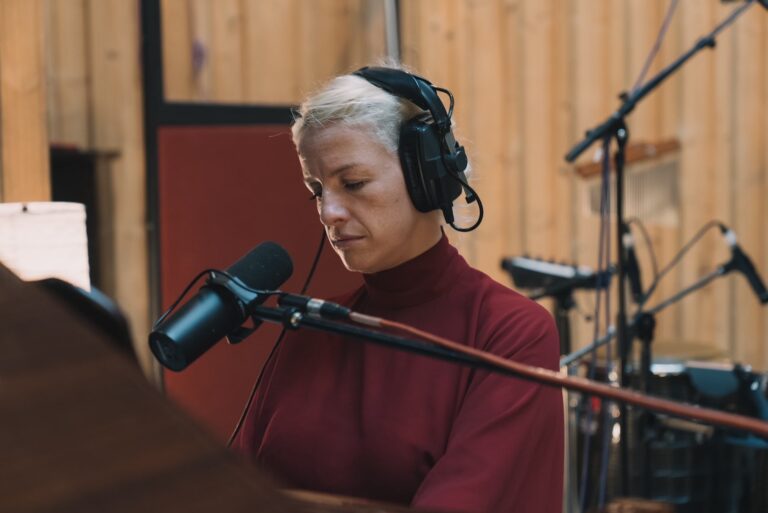 [exclu] Izo FitzRoy, A good woman (live studio performance) - Soul Bag